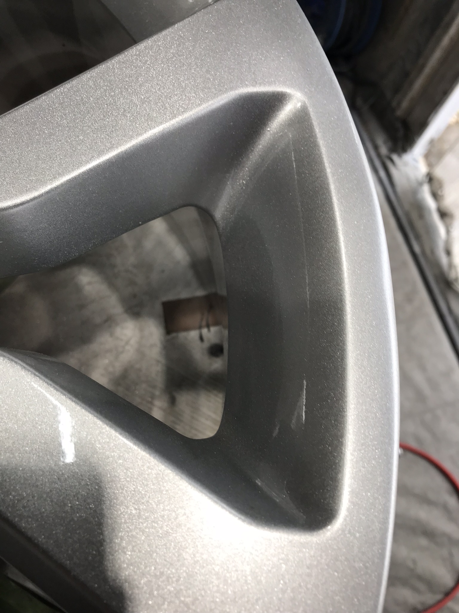 16F3A902-6C93-4D53-8B78-1A0813C23058 | アルミホイール修理塗装・自動車内装修理修復